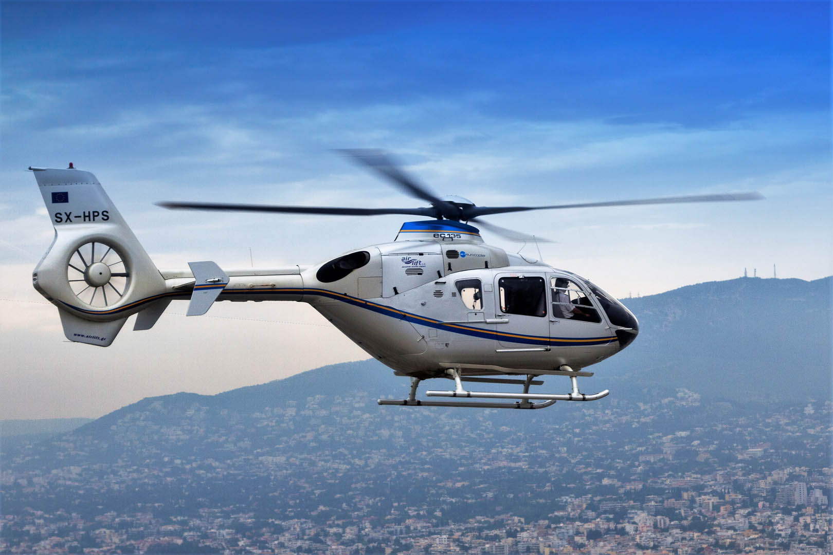 Airbus Helicopters EC135 - Airlift - Helicopter charter - Helicopter rental